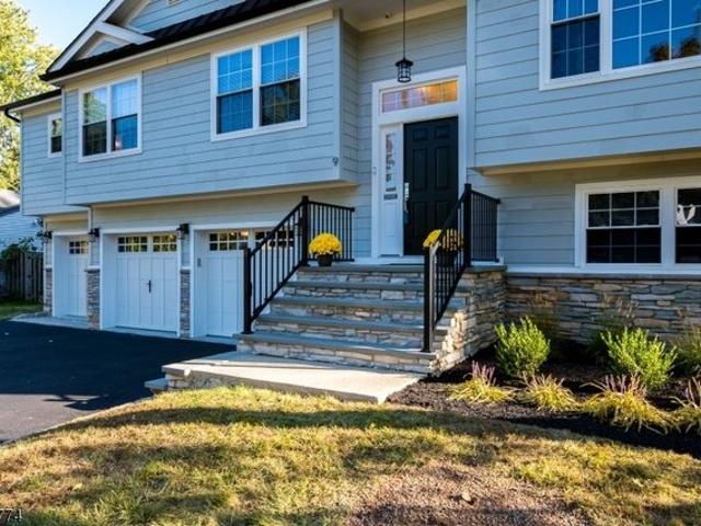 9 Westwood Cir, Edison, NJ 08820