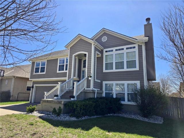 9 Westwood Cir, Ottawa, KS 66067 | Compass