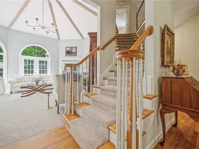9 Whitaker CT