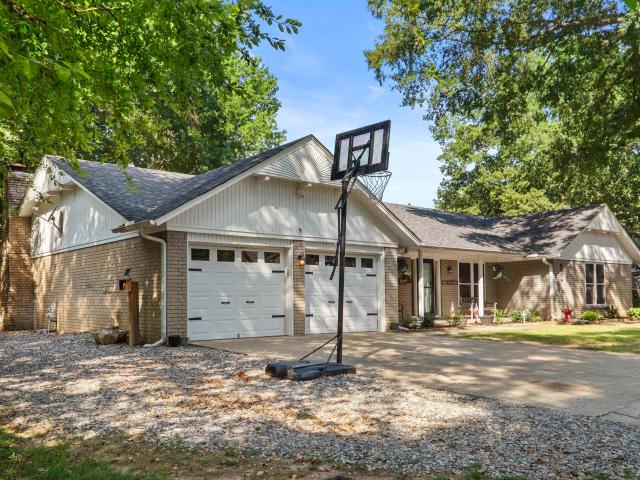 9 White Oak Drive