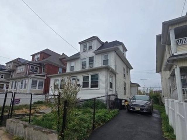 9 White Ter, Newark, NJ 07108