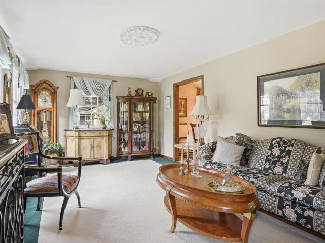 9 Whitman Road