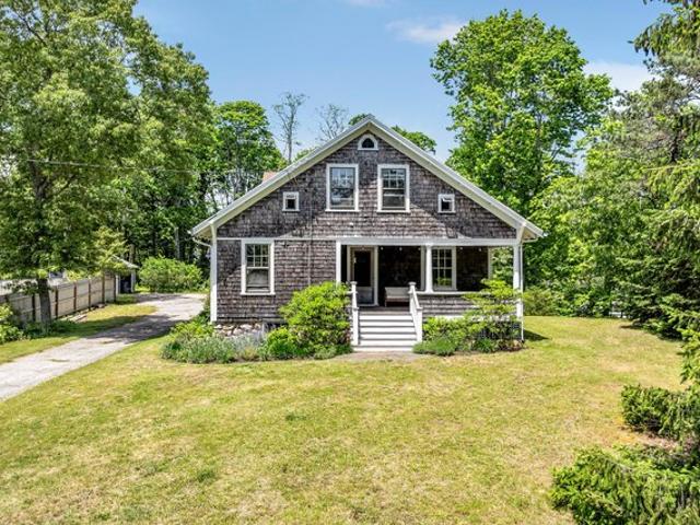 9 Wild Harbor Rd, North Falmouth, MA 02556