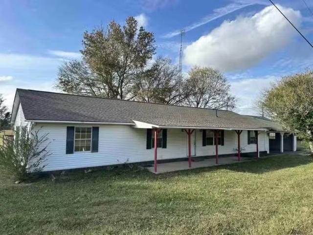 9 WILL KING RD, SPRUCE PINE, AL 35585 Single Family Residence.