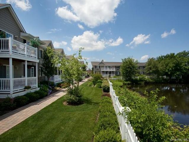 9 Willowbrook Ave, Unit 7C, Bay Shore, NY 11706 | MLS #950285 | Compass