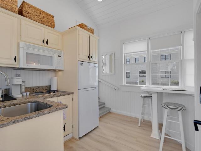 9 Windemere Road UNIT 9