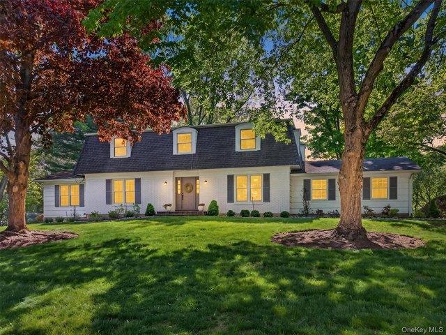 9 Woodthrush Dr, West Nyack, NY 10994