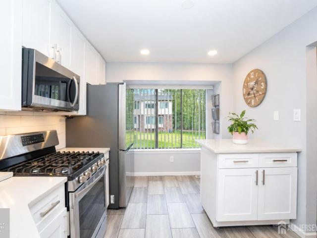 9 Wood Acres Drive