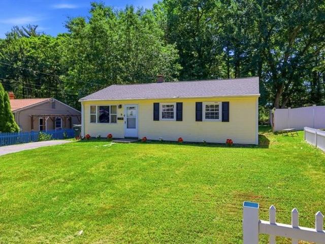 9 Woodcliff St, Springfield, MA 01109