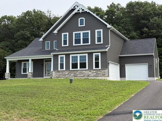 9 Yorkshire Cir, Weisenberg Township, PA 18051