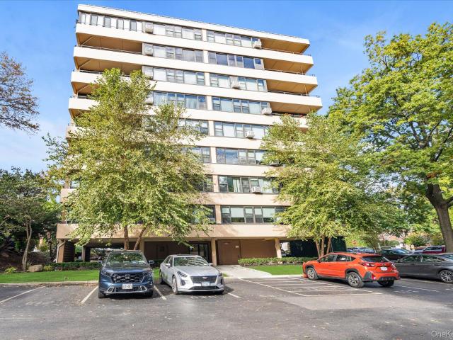 9 05 162nd Street, Unit 6D