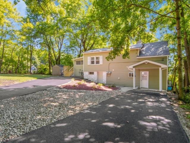 9 1/2 Diller Ave # 2