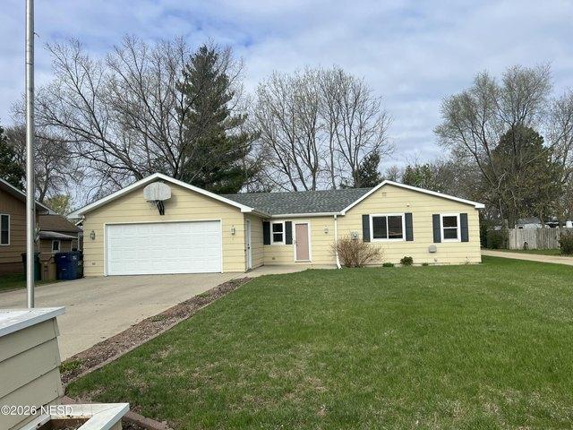 9 12th St NW, Watertown, SD 57201