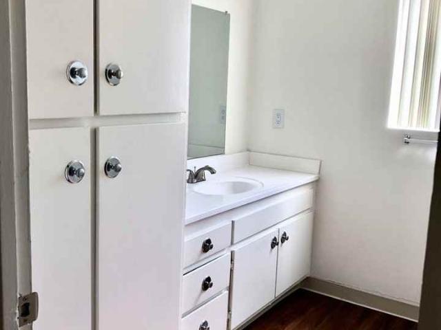 9 1 Bedroom Apartment for Rent at 90250 CASA DEL SOL NORTH, Hawthorne, CA 90250