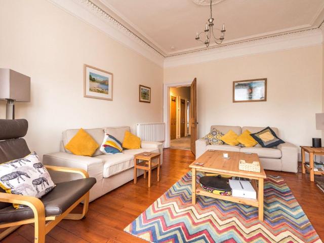 9 4F2, Roseneath Street