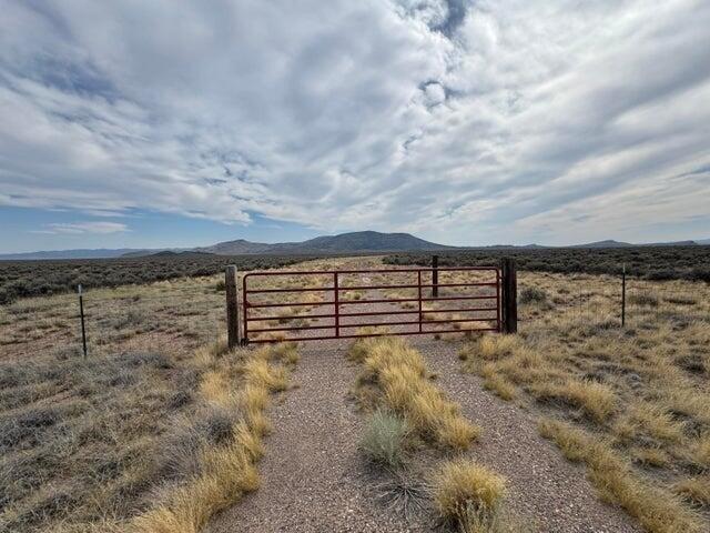 9.94 0002 0 # E1727, Beryl, UT 84714