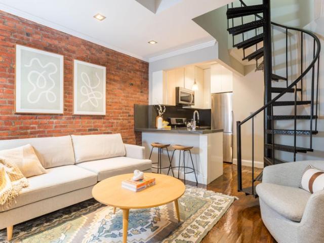 9th ave apt close to major landmarks