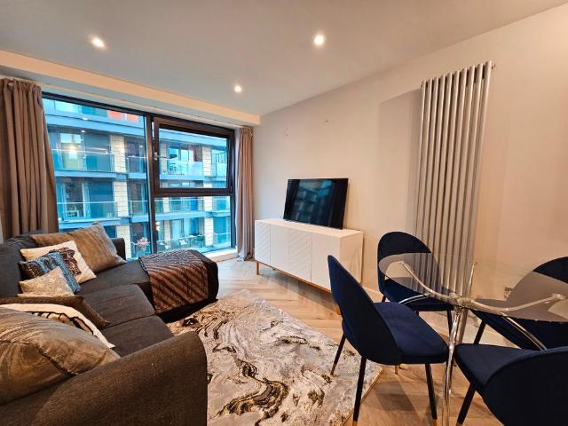 9th Floor One Bedroom Luxury Apartment to Let in Canary Wharf, 41 Millharbour E14 9NA Water, Gas & WiFi included!