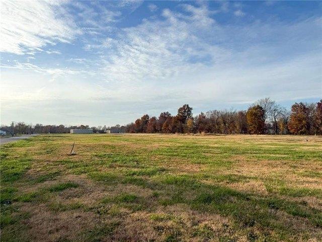 9th St, Chetopa, KS 67336