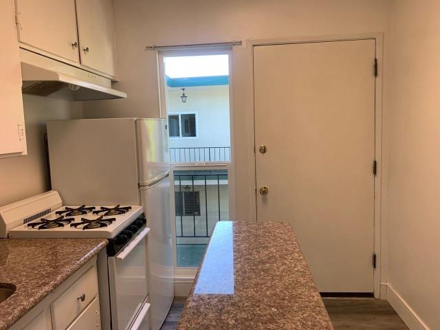 9th St SM Studio Apartment for Rent at 906 9th St, Santa Monica, CA 90403 Wilshire Montana