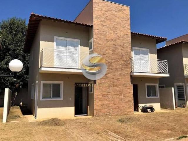 03 dormitórios, quintal, 2 vagas
