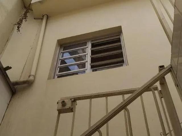 03 quartos, ampla, 02 vagas e adaptada para uso comercial