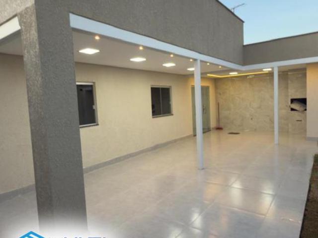 03 quartos toda no porcelanato c/churrasqueira Aceita financiamento e proposta