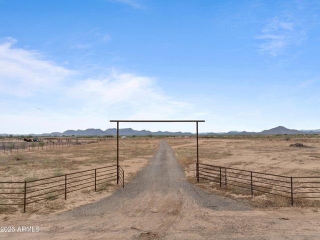 0004 W Long Rifle Lot 4, Aguila, AZ 85320