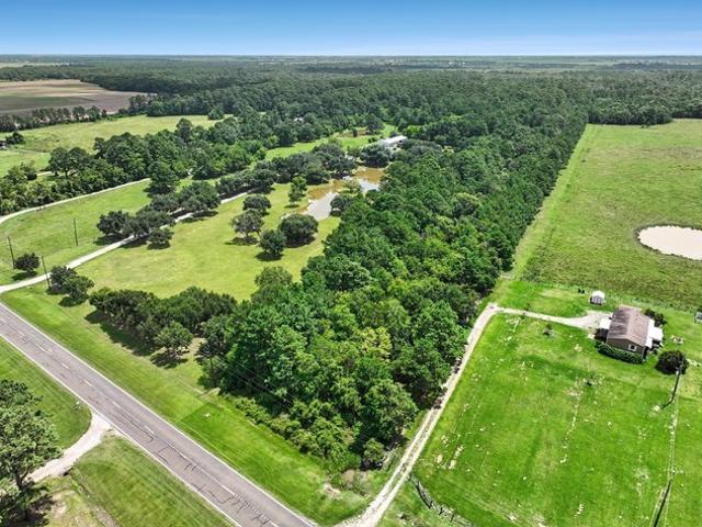 0009 FM 563, Anahuac, TX 77514