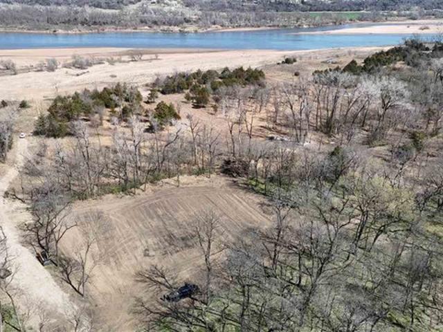0002 N Glasgow Rd, Ponca City, OK 74604