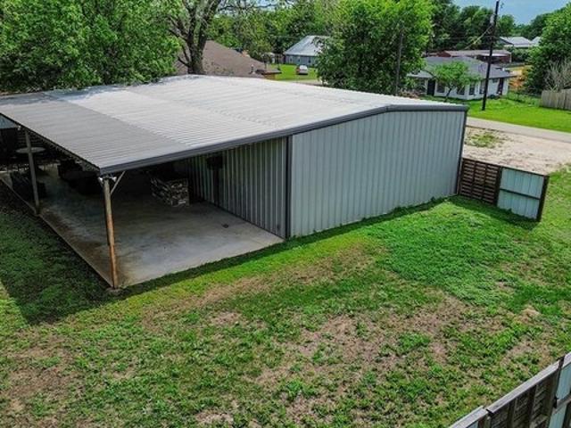 000 Caldwell St, Lexington, TX 78947