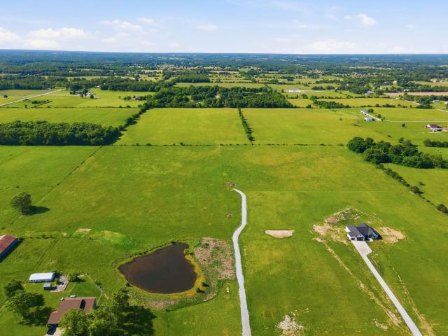 000 E Farm Road 186