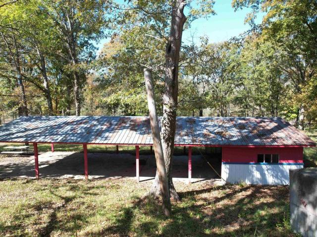 000 Lusk Road