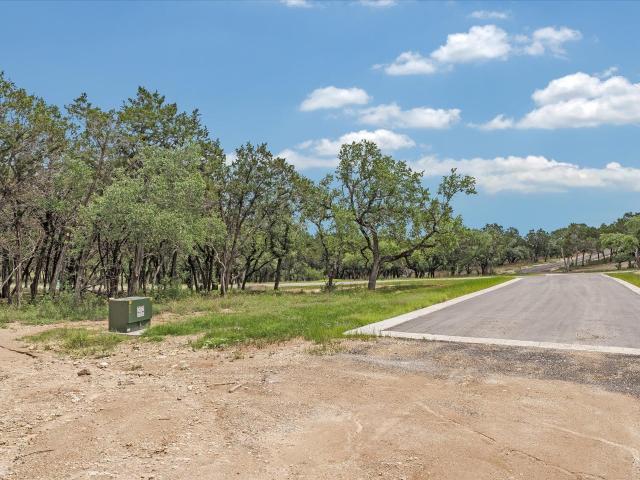 000 Moonridge Ln