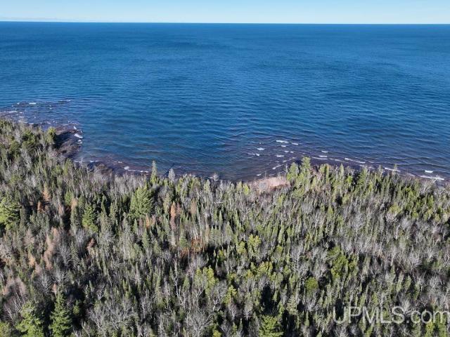 000 North Point Road
