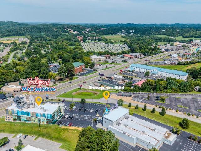 000 Showplace Boulevard