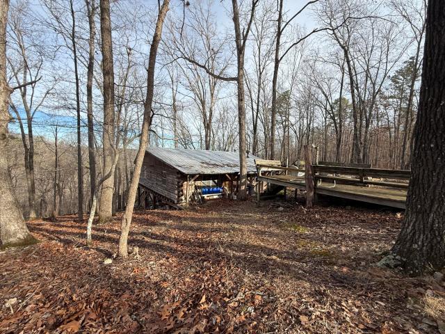 000 Private Road 422 17