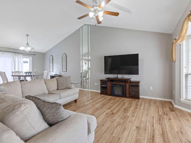 000 Woodland Drive E