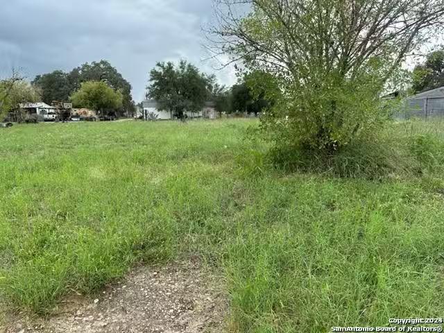 000 TRADE AVE, Pleasanton, TX 78064