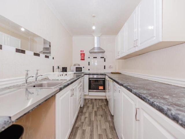 0019L Bryson Road, Edinburgh, EH11 1ED 4 bed flat to rent £2,190 pcm £505 pw