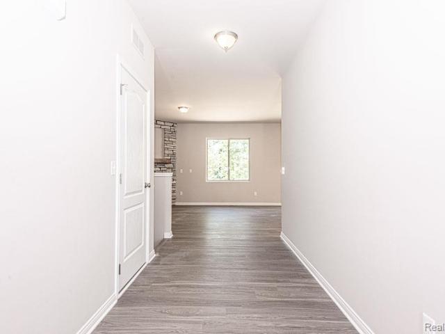 001 Oak Ranch Street
