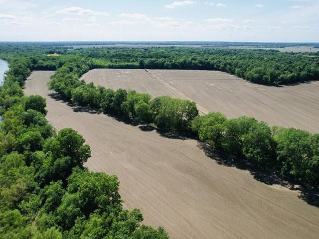 001 Old River Rd, America, IL 62996