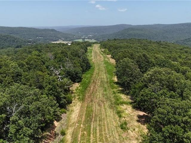 001 Madison # 3202, Huntsville, AR 72740