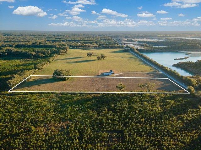 001 NW 202nd St, Newberry, FL 32669