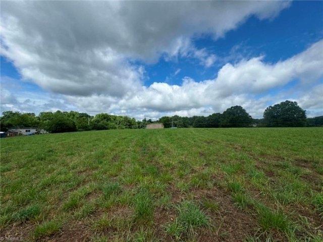 001 Poplar Springs Rd, Elkin, NC 28621