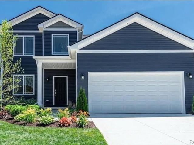 002 Oak St, Grand Blanc, MI 48439