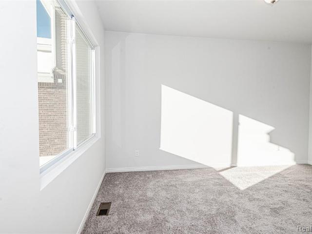 002 Oak Street