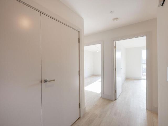 003 The Hay Building, Prince Charles. 3 bed apartment to rent £1,680 pcm £388 pw