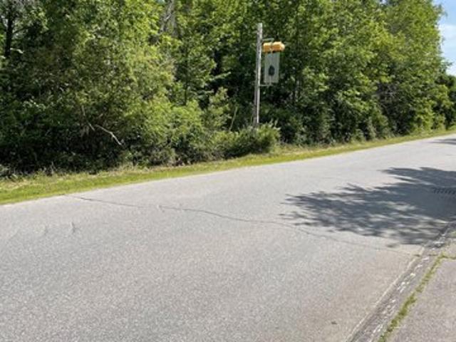 005 School St, Pittsfield, ME 04967