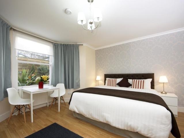 005G West Kensington Modern Double Studio Flat